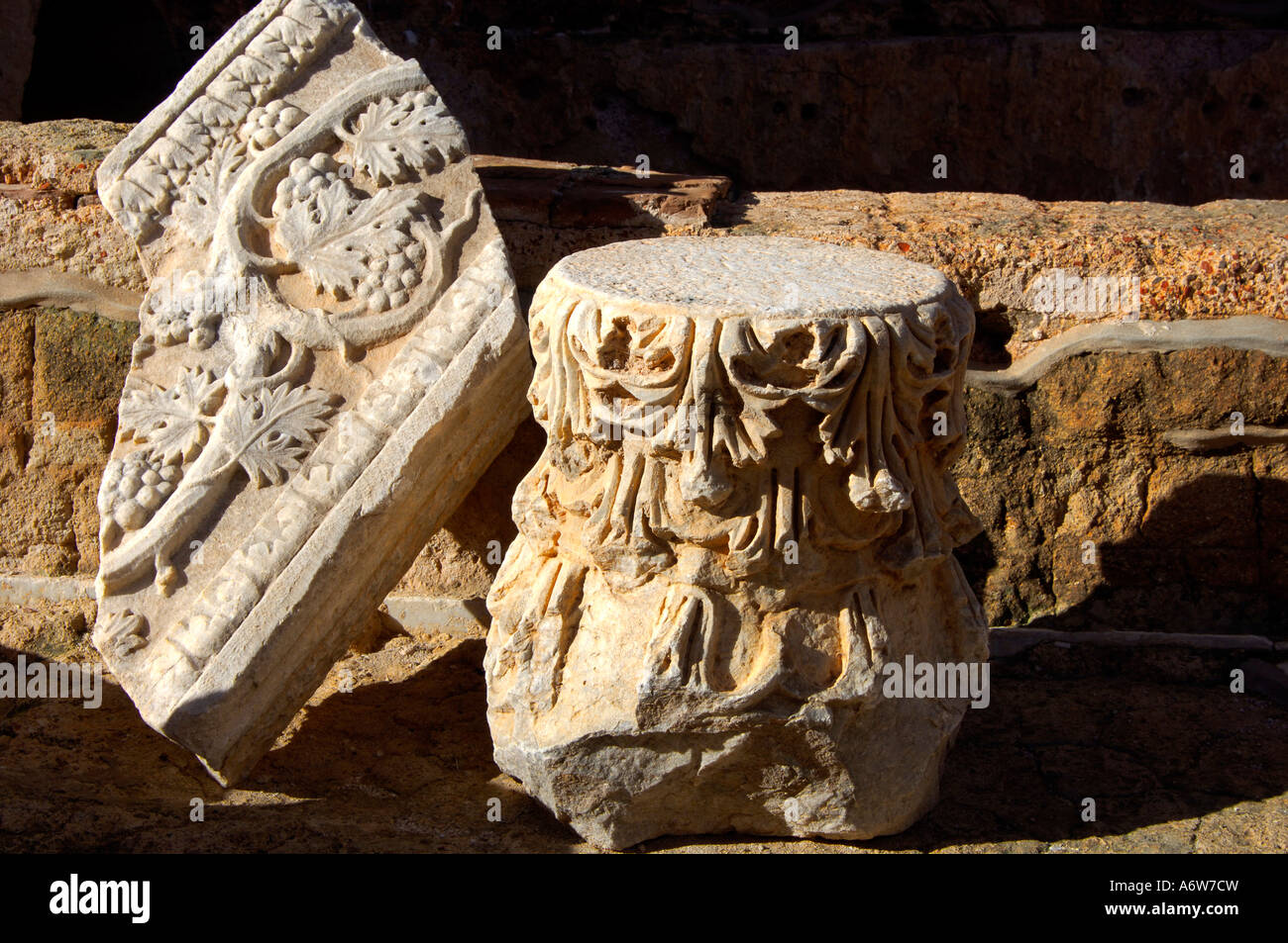 Roman frieze hi-res stock photography and images - Alamy