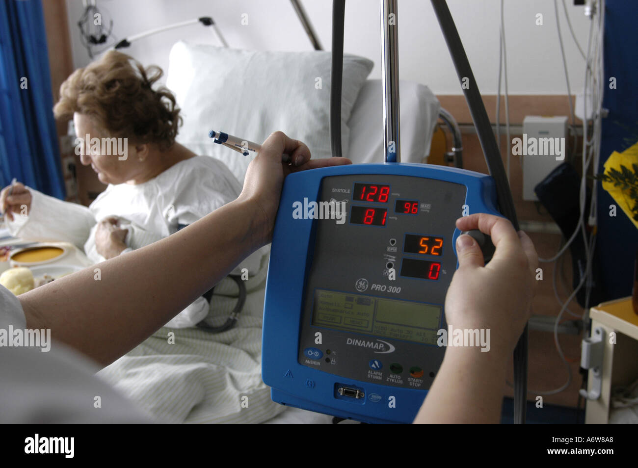 Dinamap hi-res stock photography and images - Alamy