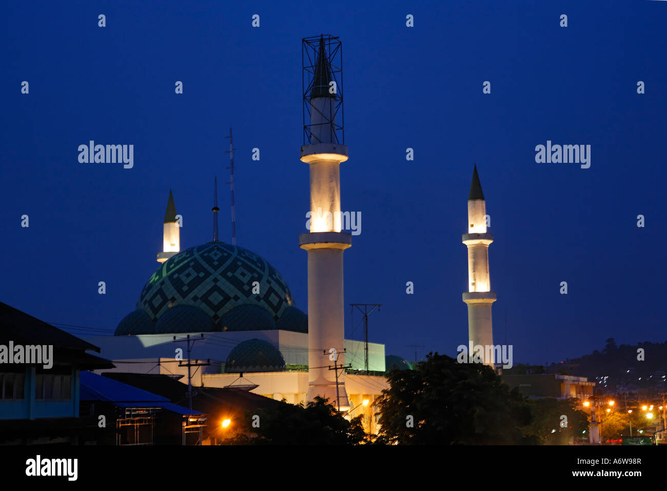 Mosque, Samarinda, East-Kalimantan, Borneo, Indonesia Stock Photo - Alamy