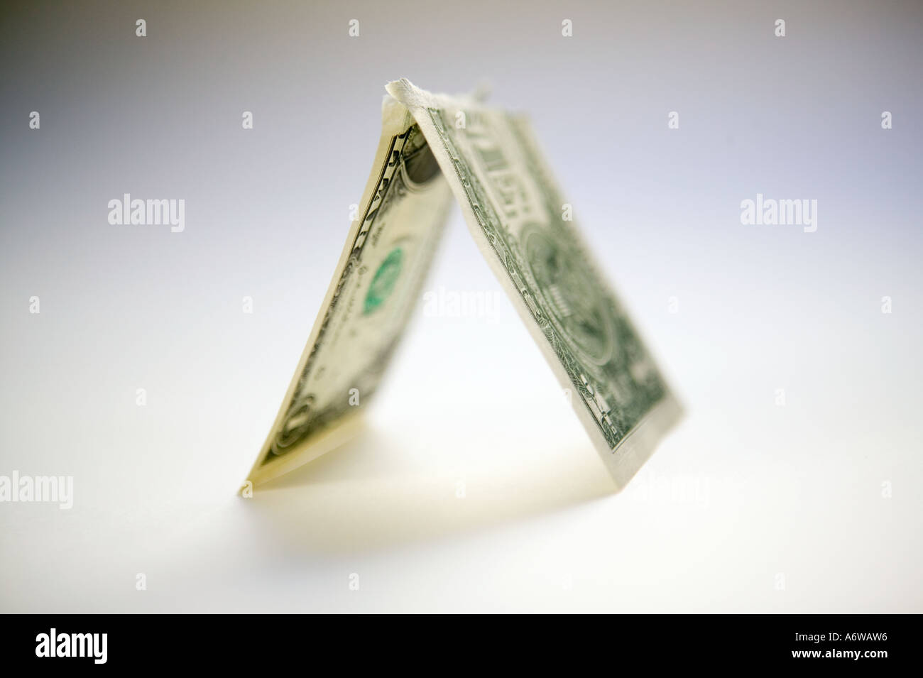 Us dollar note triangle hi-res stock photography and images - Alamy
