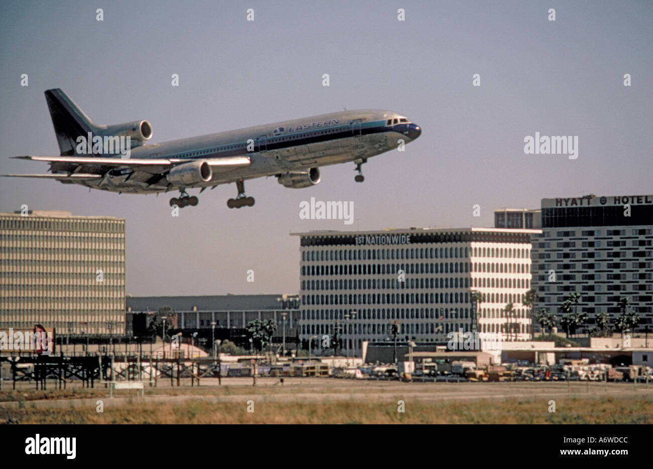Eastern Airlines L 1011 landing at LAX later to crash Stock Photo - Alamy