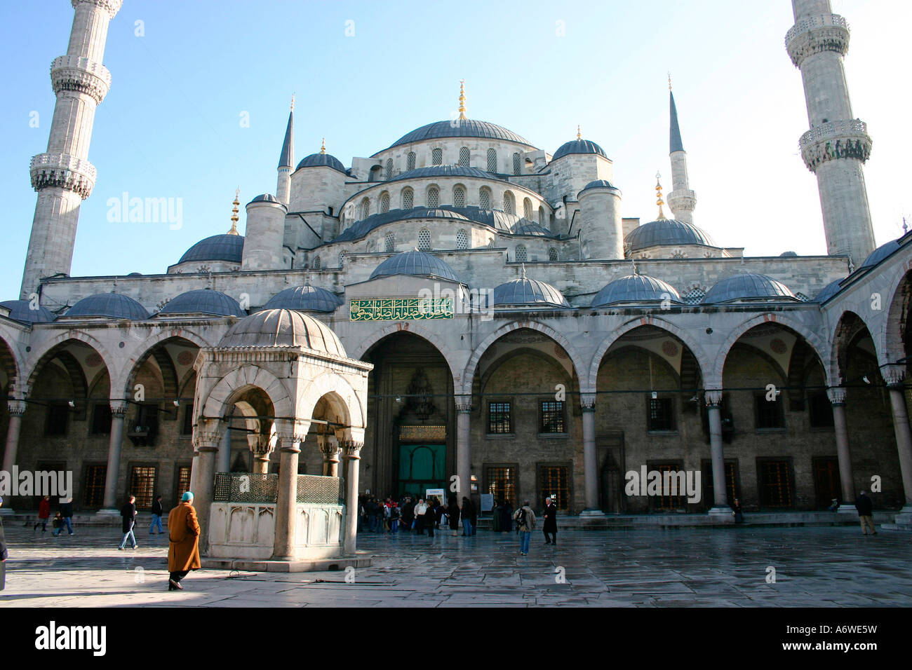The courtyard of the Blue Mosque in Istanbul, Turkey Stock Photo - Alamy