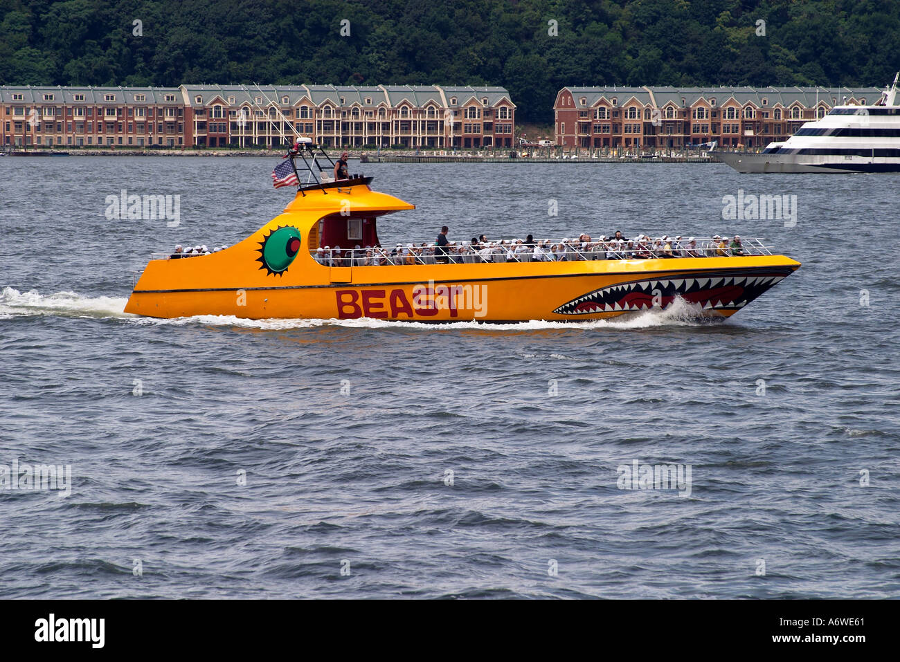 Beast boat new york hi-res stock photography and images - Alamy
