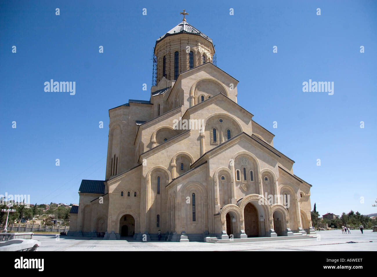 The Tsminda Sameba Holy Trinity Cathedral, the largest in the Caucasus ...