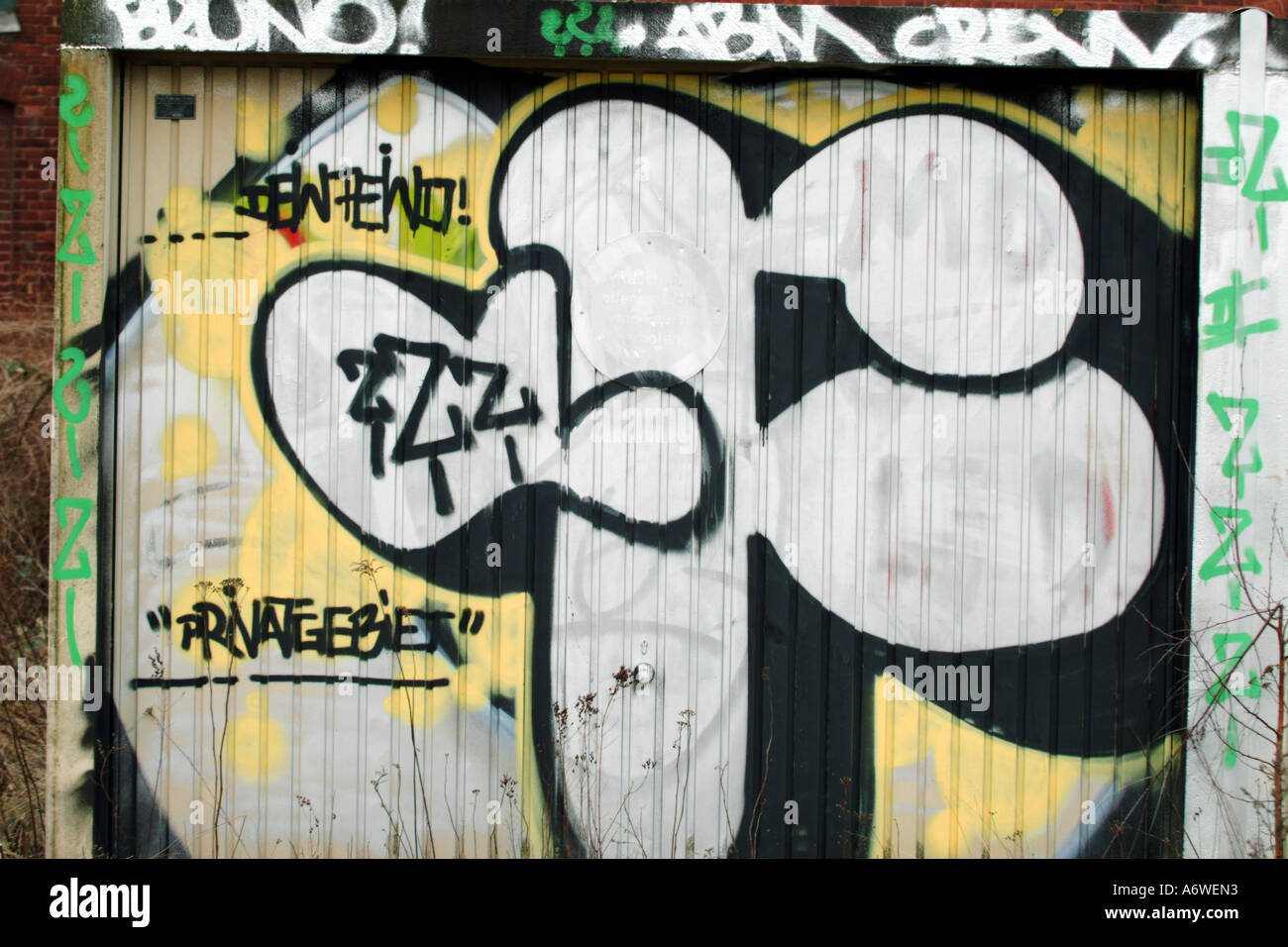 graffiti graf tagtagging spraypaint aerosol art crime youth modern ...