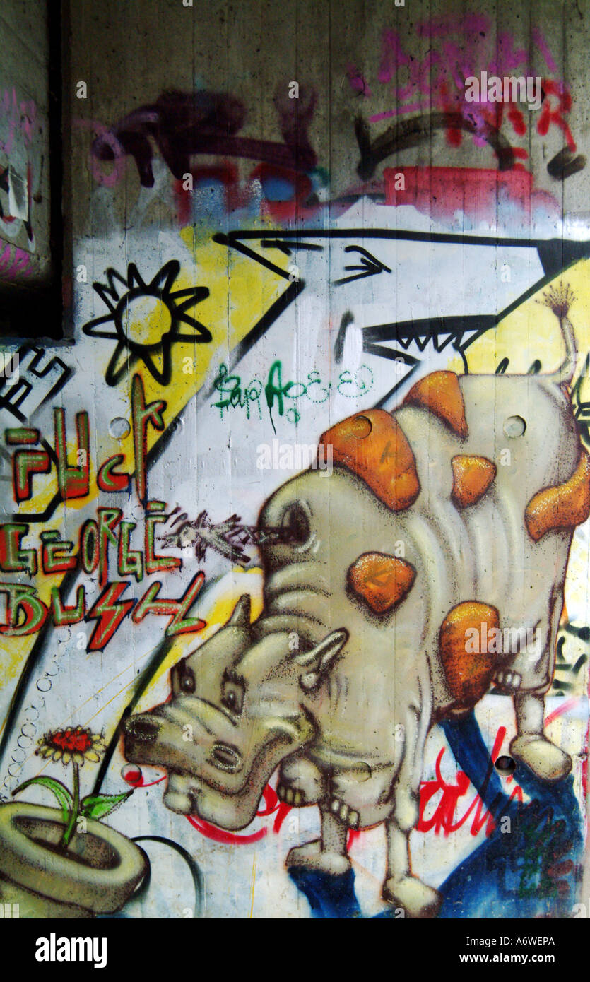 Dog graffiti art graphic hi-res stock photography and images - Alamy