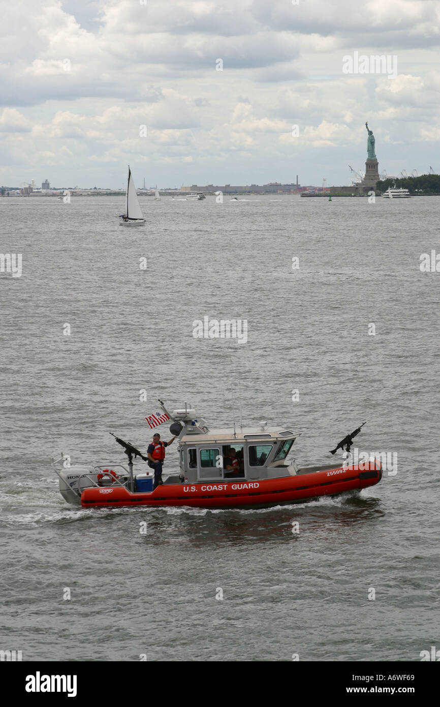 Us coast guard statue of liberty hi-res stock photography and images ...