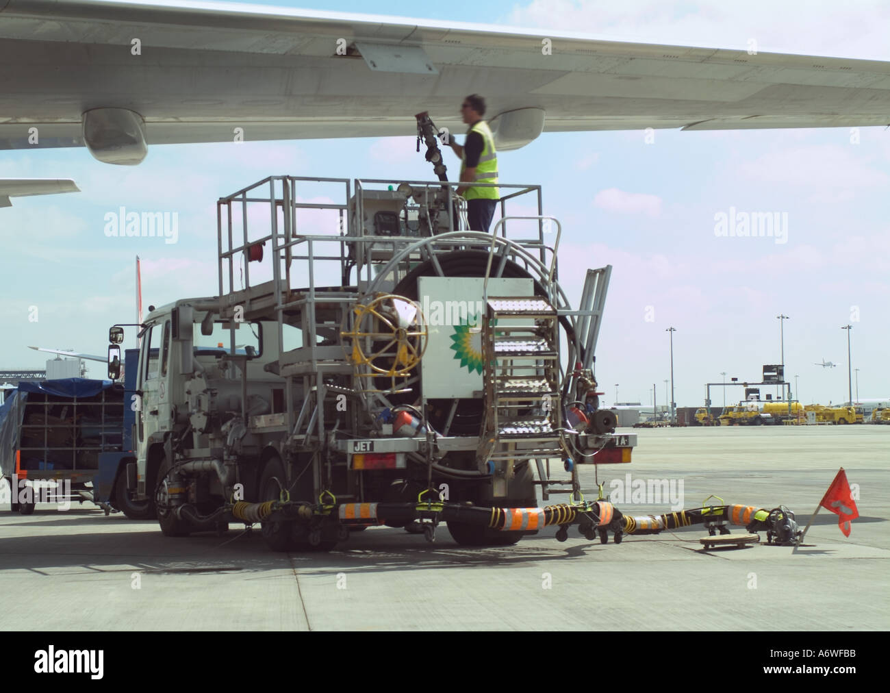 Refuelling plane hi-res stock photography and images - Alamy