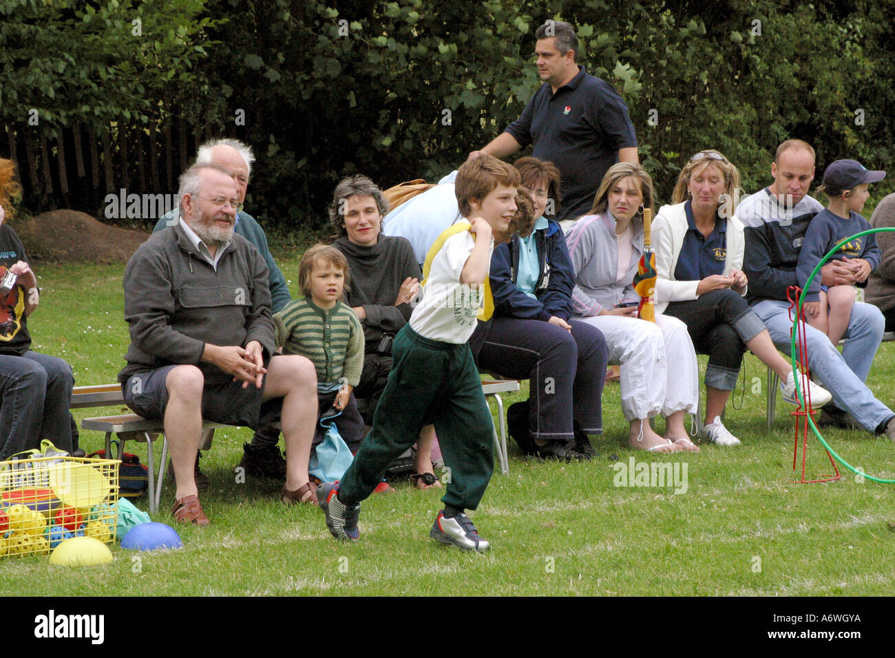 Primary School Sports Day Race Stock Photo Alamy primary-school-sports-day-race-stock-photo-alamy