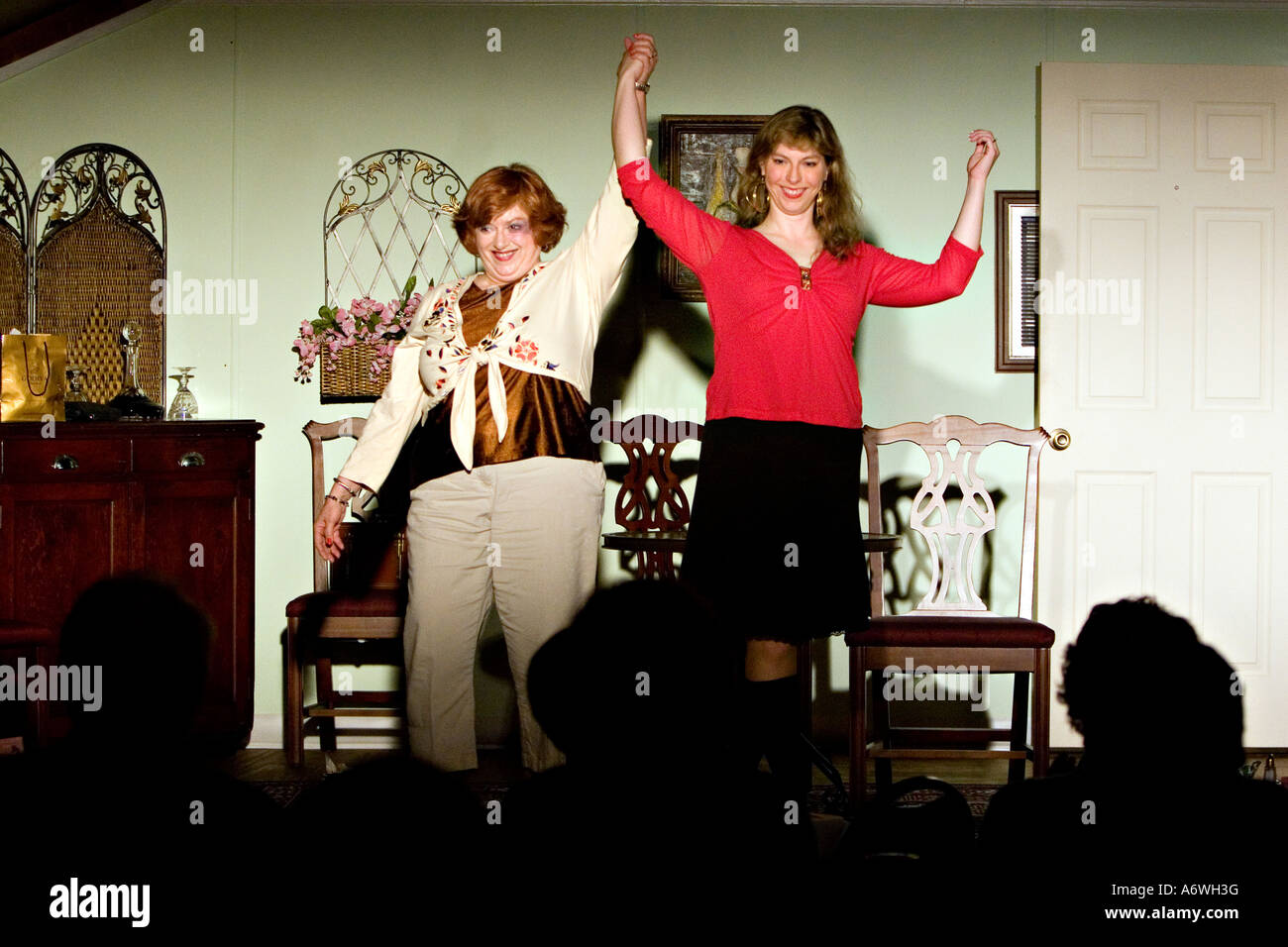 Actor taking bow hi-res stock photography and images - Alamy