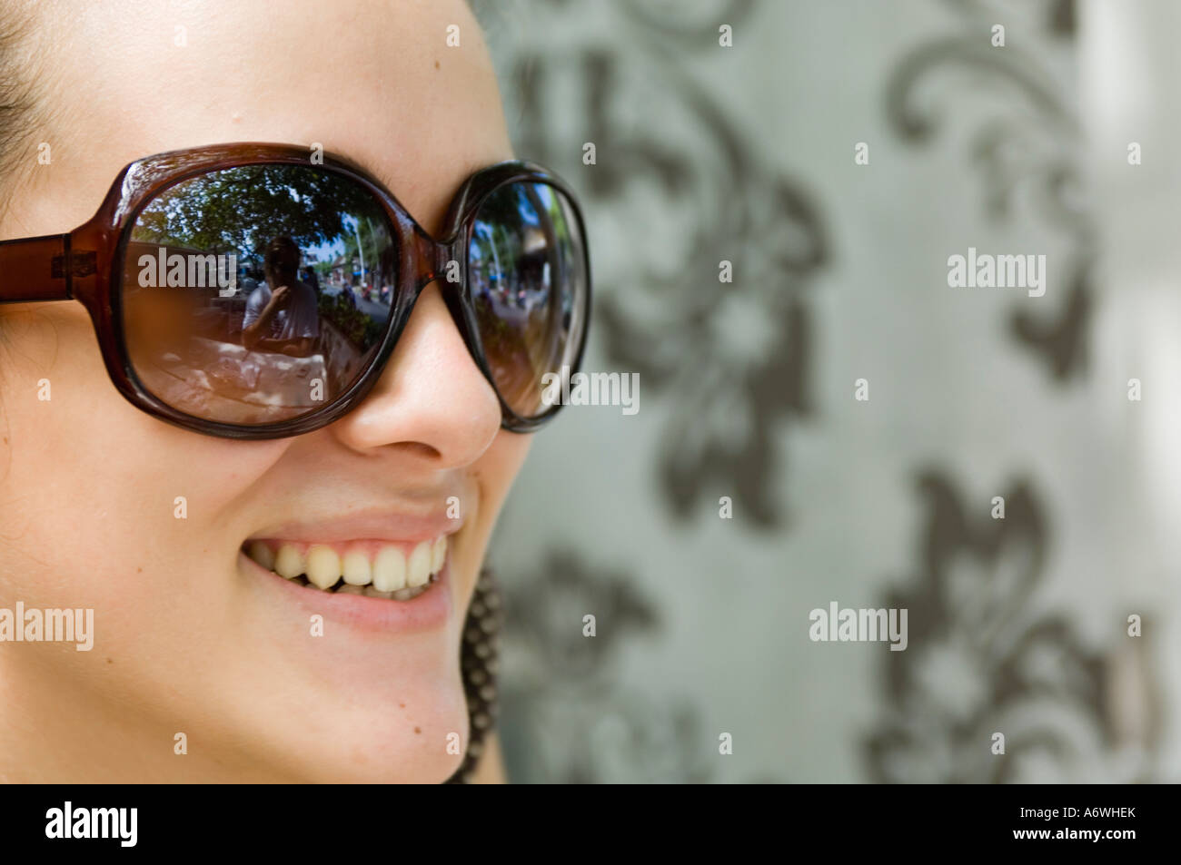 headshot of girl wearing sunglasses Stock Photo - Alamy