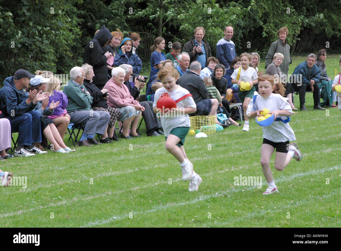 Primary school sports day race Stock Photo - Alamy