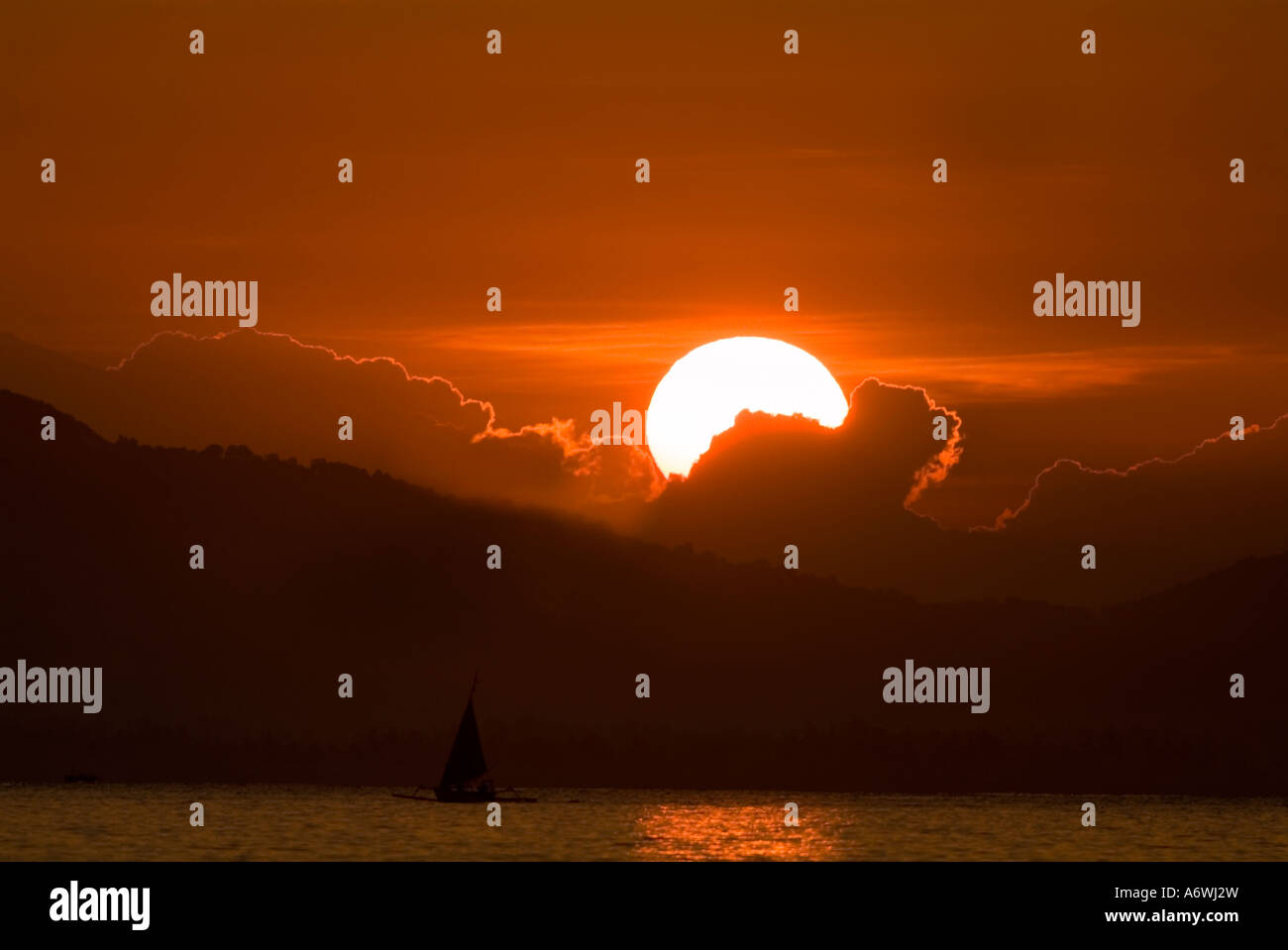Image sun rising above hi-res stock photography and images - Alamy