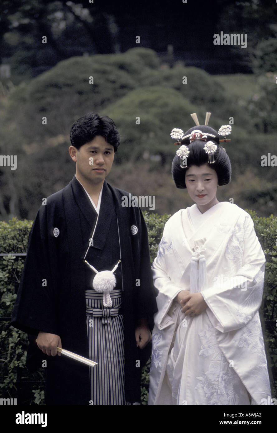 Asia, Japan, Tokyo, Japanese bride and groom Stock Photo - Alamy