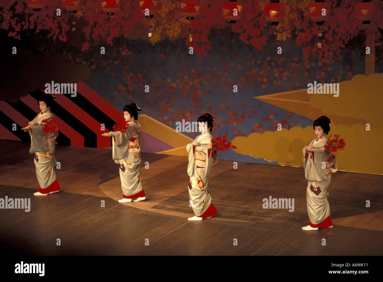 Japan, Kyoto Kamogawa Odori geisha dancers Stock Photo - Alamy