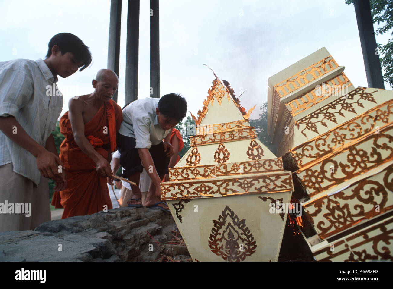 Understanding the customs and rituals of buddhist funerals – buddhist ...