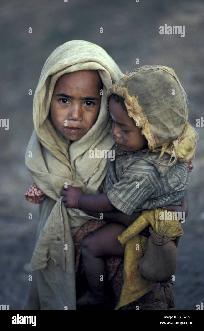 Poor looking children nepal hi-res stock photography and images - Alamy