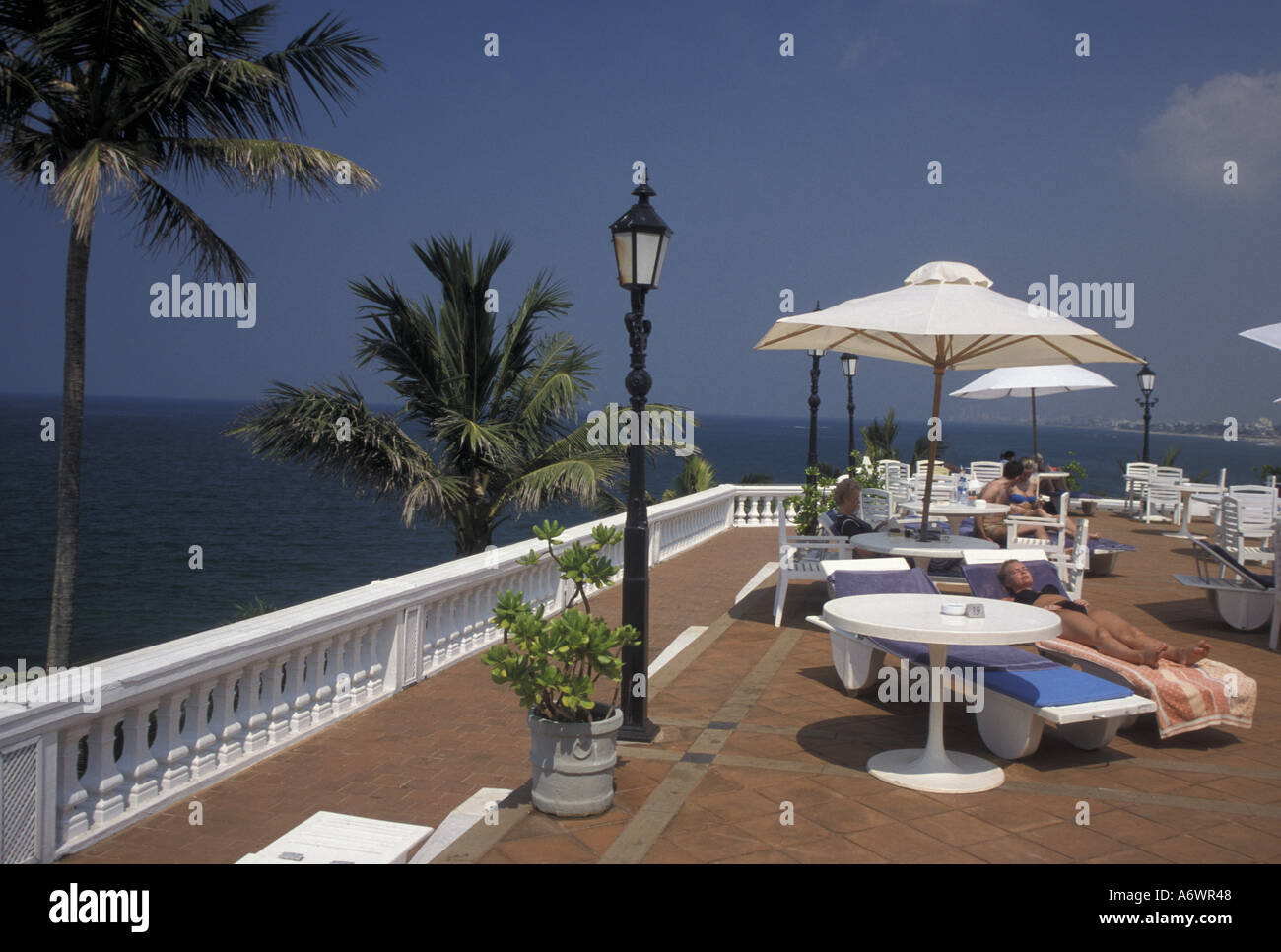 Asia, Sri Lanka, Colombo, Mt. Lavinia hotel. Poolside terrace Stock ...