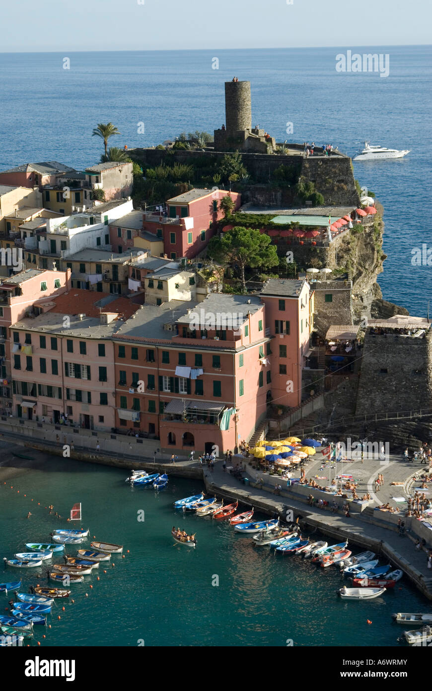 5 Cinque Terre UNESCO protected territory Stock Photo - Alamy