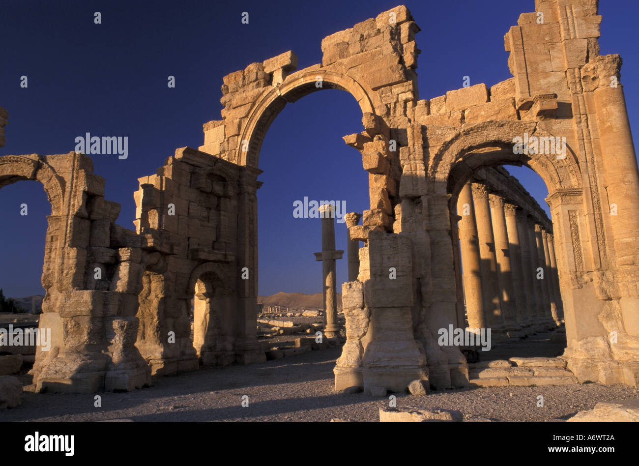 Syria, Palmyra, Monumental Arch, Main entrance to the ruins Stock Photo ...