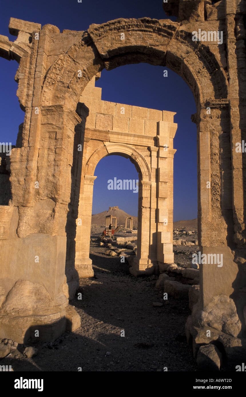 Syria, Palmyra, Monumental Arch, Main entrance to the ruins Stock Photo ...