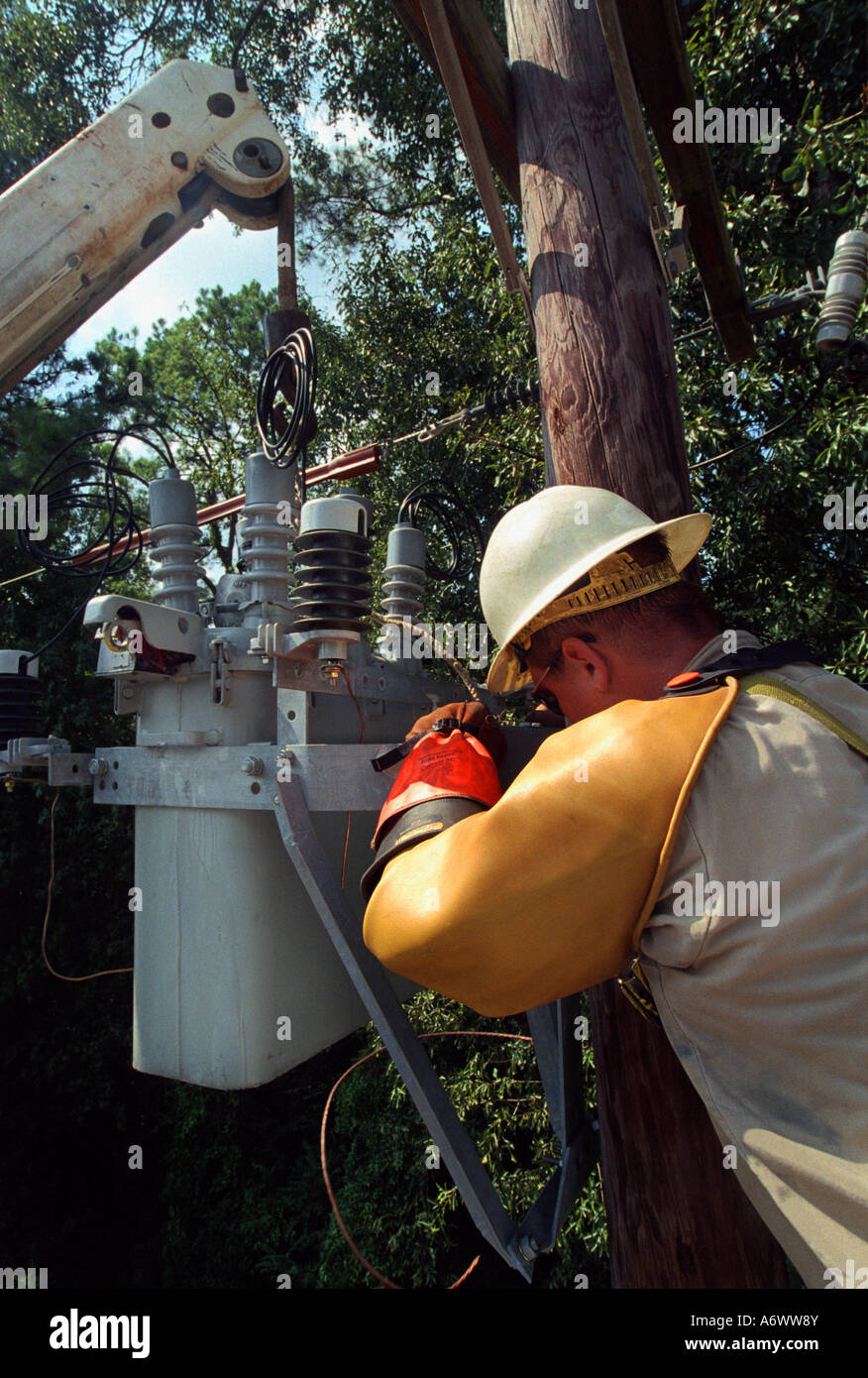 After Hurricane Rita in Texas and Louisiana, American Electric Power ...