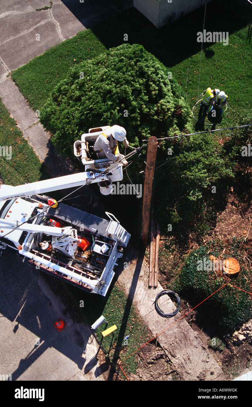 After Hurricane Rita in Texas and Louisiana, American Electric Power ...