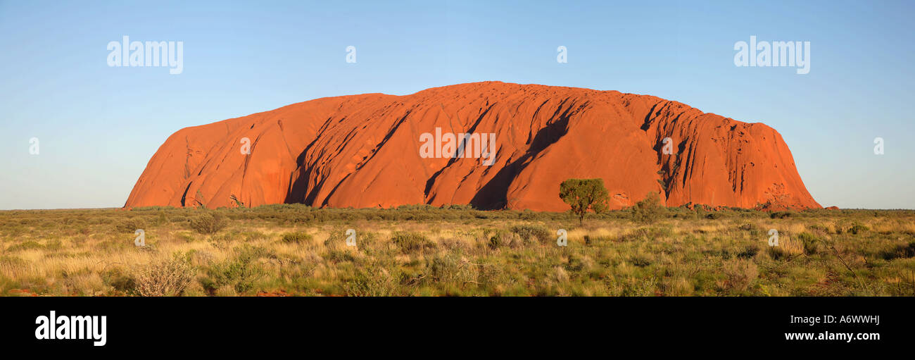 Aboriginal art uluru ayers rock hi-res stock photography and images - Alamy