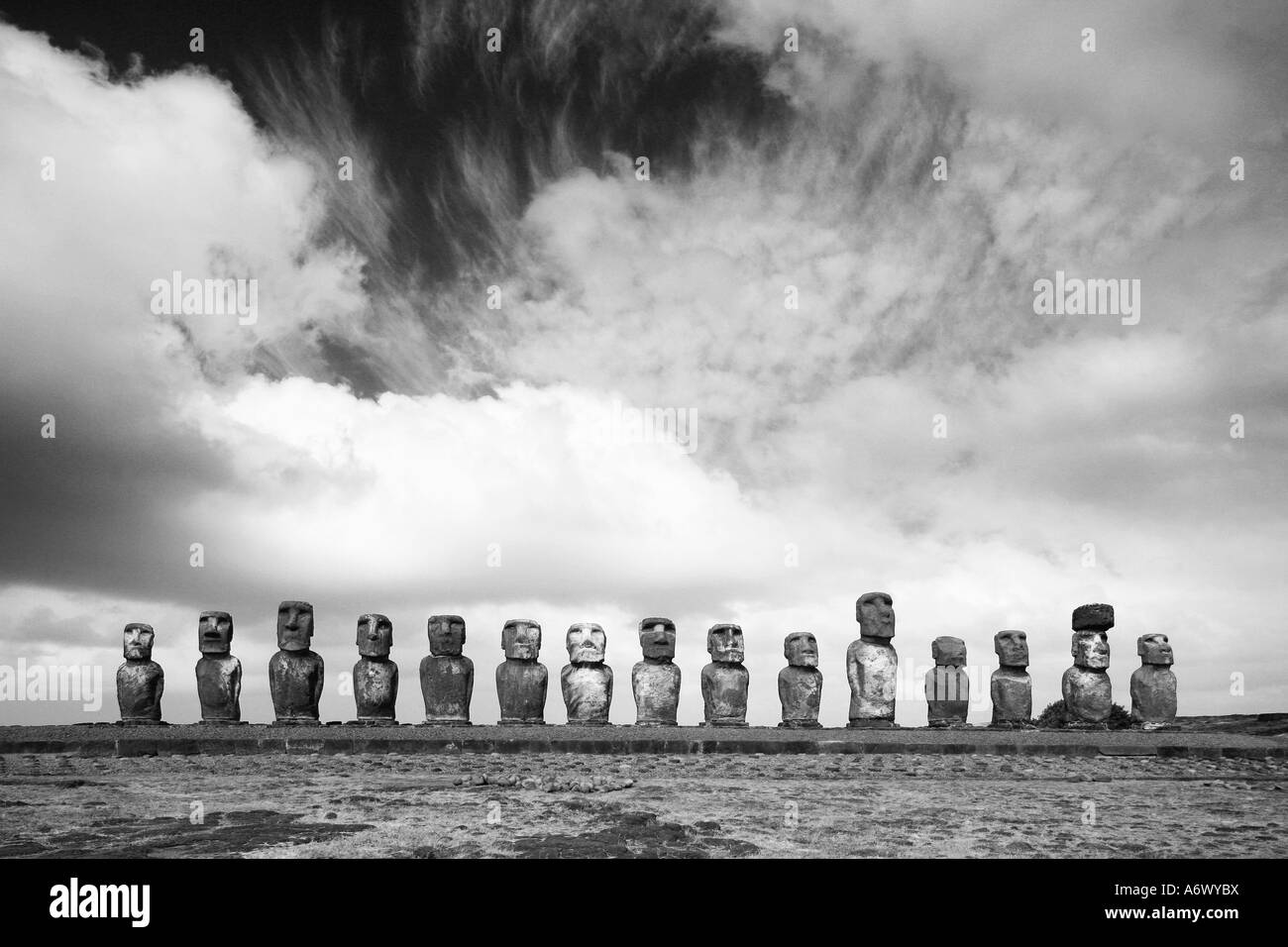 Easter Island Rapa nui Moai ( Heads Stock Photo - Alamy