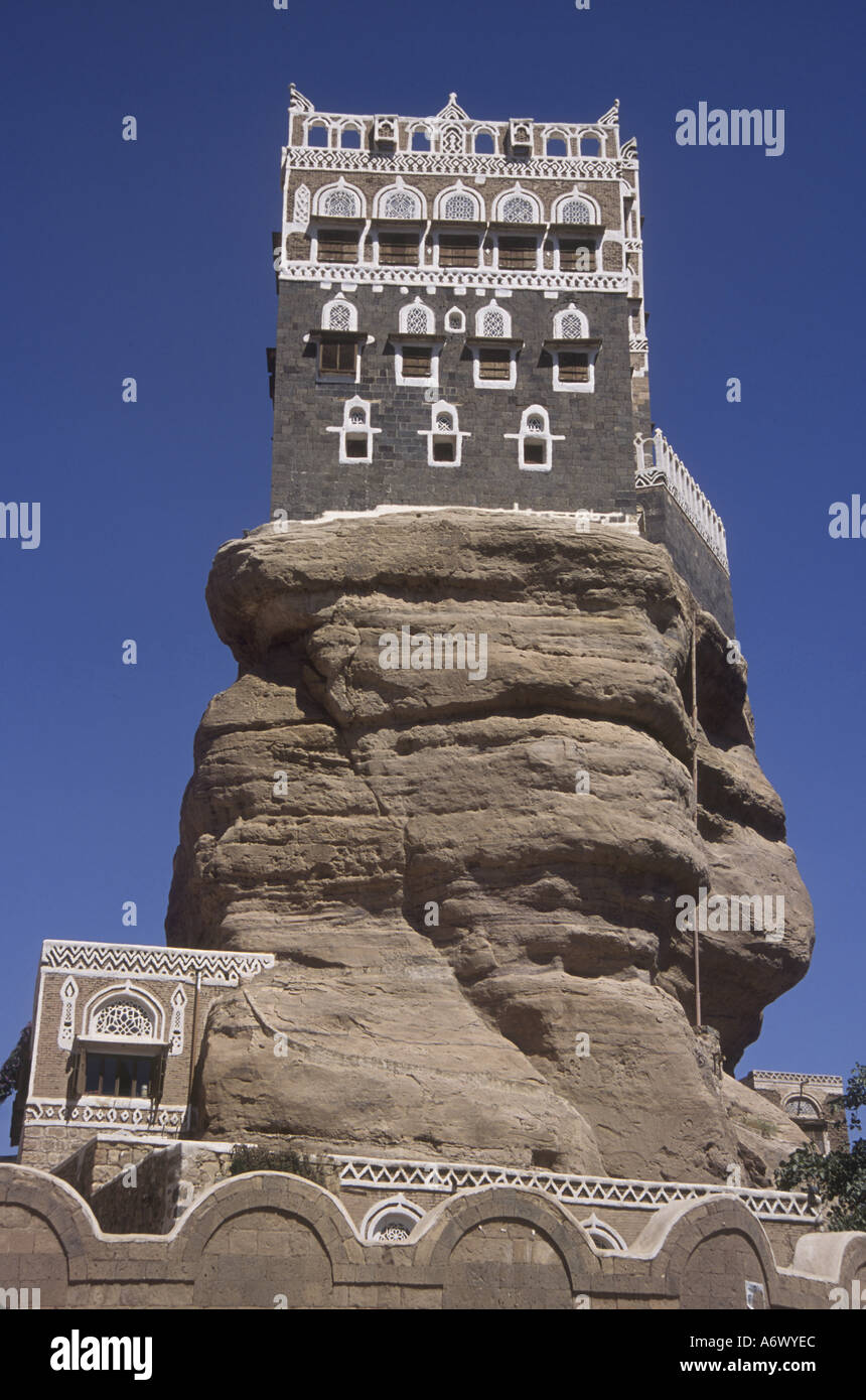 Yemen, Wadi Dhar, Sultan Palace, or rock palace (Dhar AlHajar Stock ...