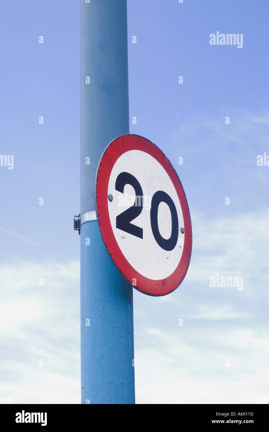 road sign indicating 20mph speed limit Stock Photo - Alamy