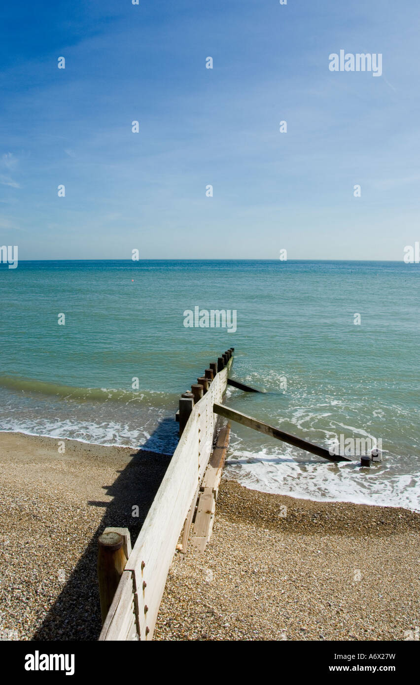 Wood groin on shingle beach, West Sussex, England Stock Photo - Alamy