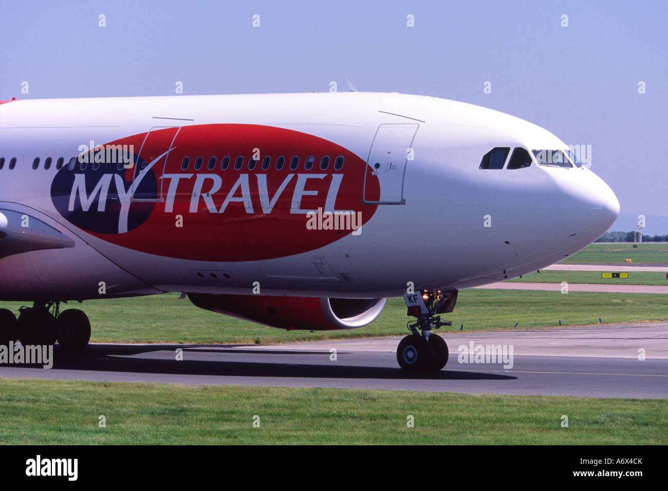 British airways airbus a330 hi-res stock photography and images - Alamy