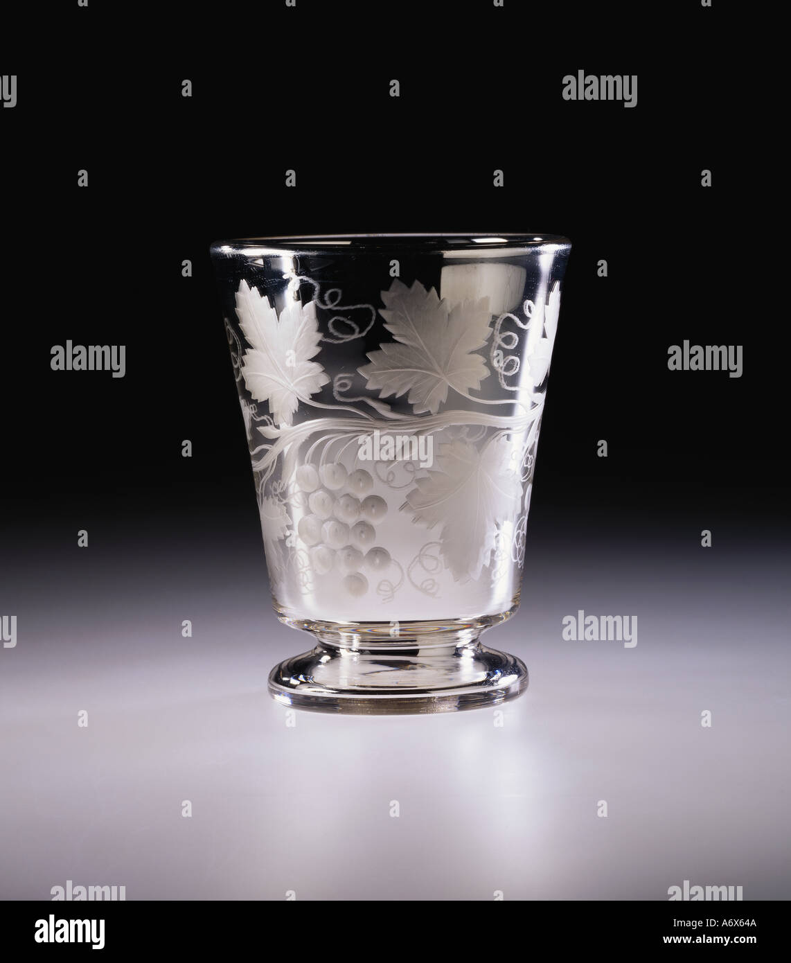 Whitefriars glass james powell hi-res stock photography and images - Alamy