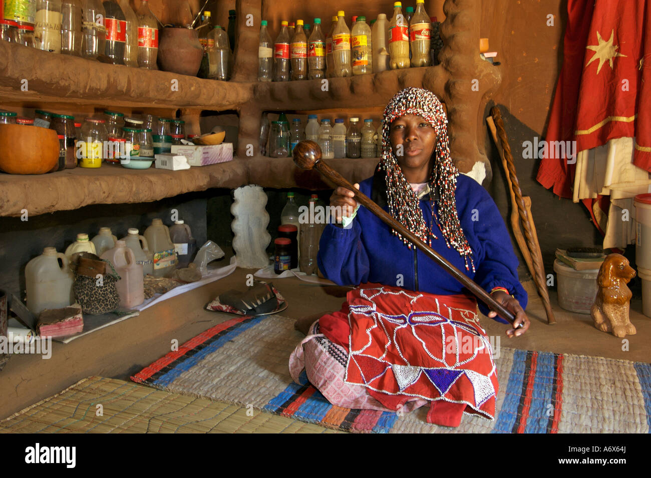 Sangoma hi-res stock photography and images - Alamy