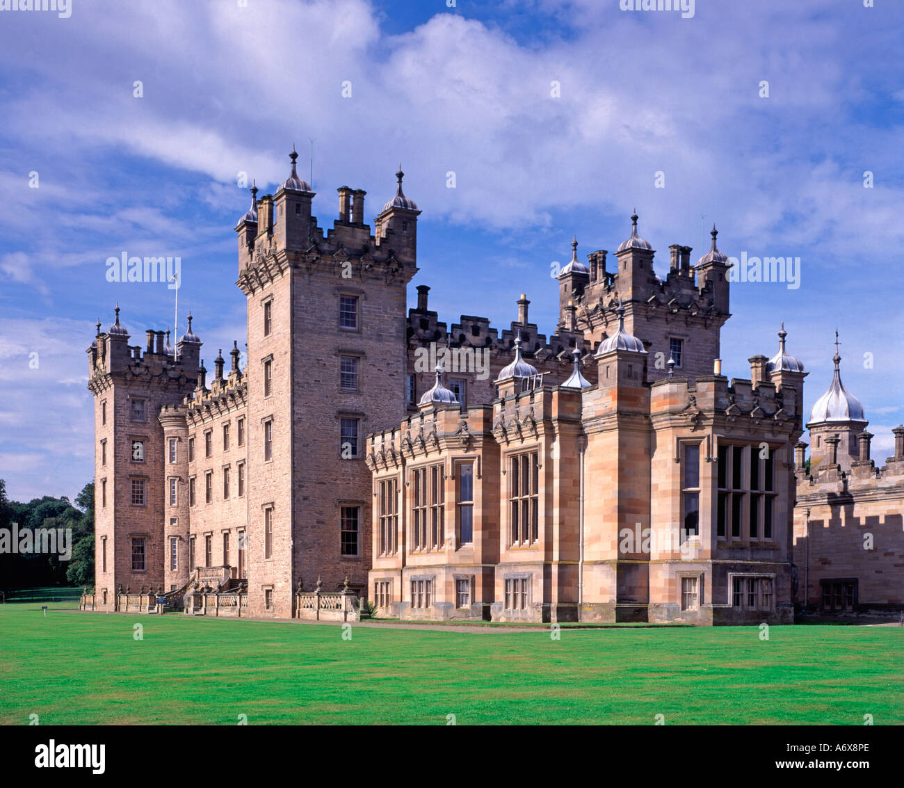 Floors castle, kelso scotland hi-res stock photography and images - Alamy