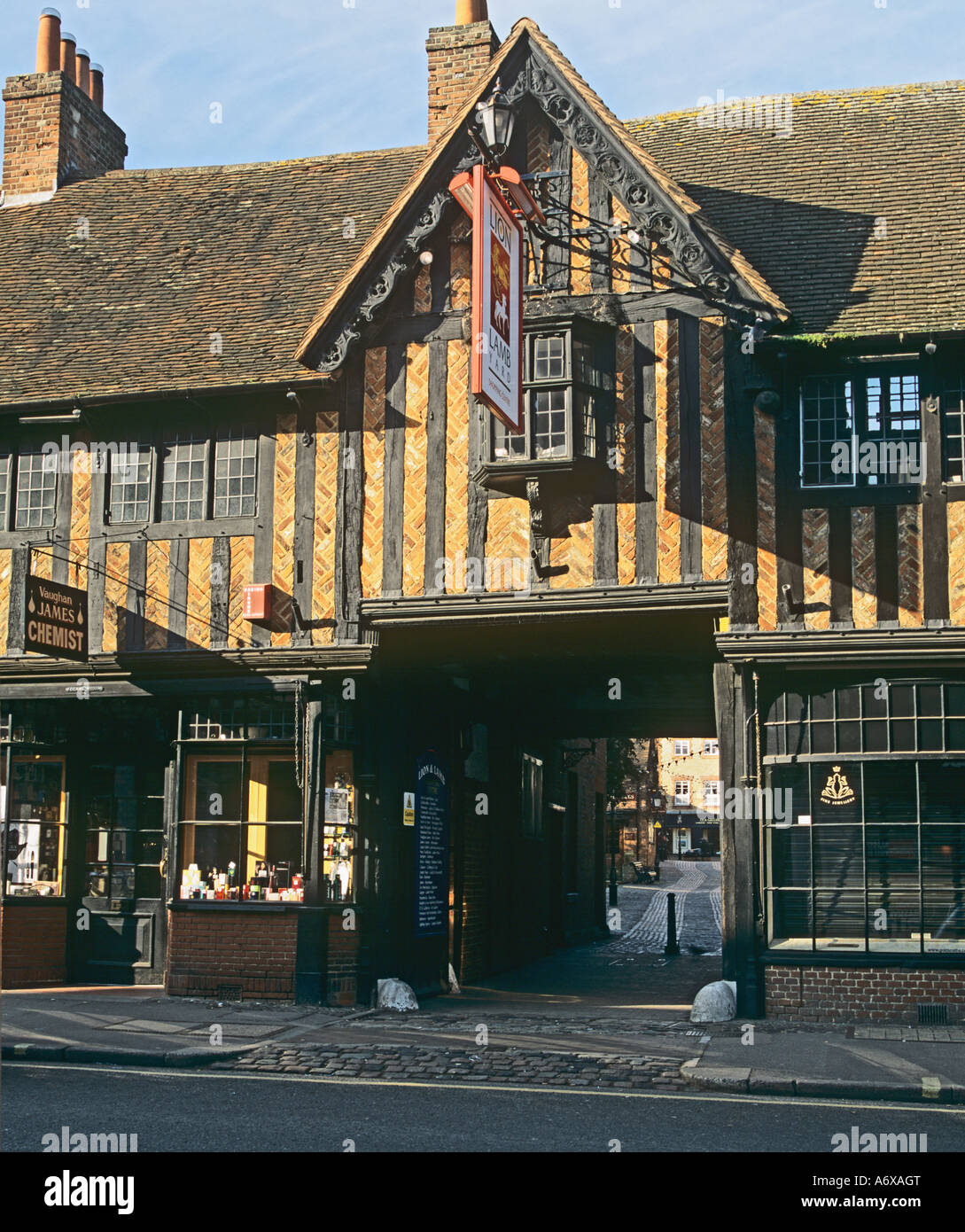 The lion and lamb courtyard hi-res stock photography and images - Alamy