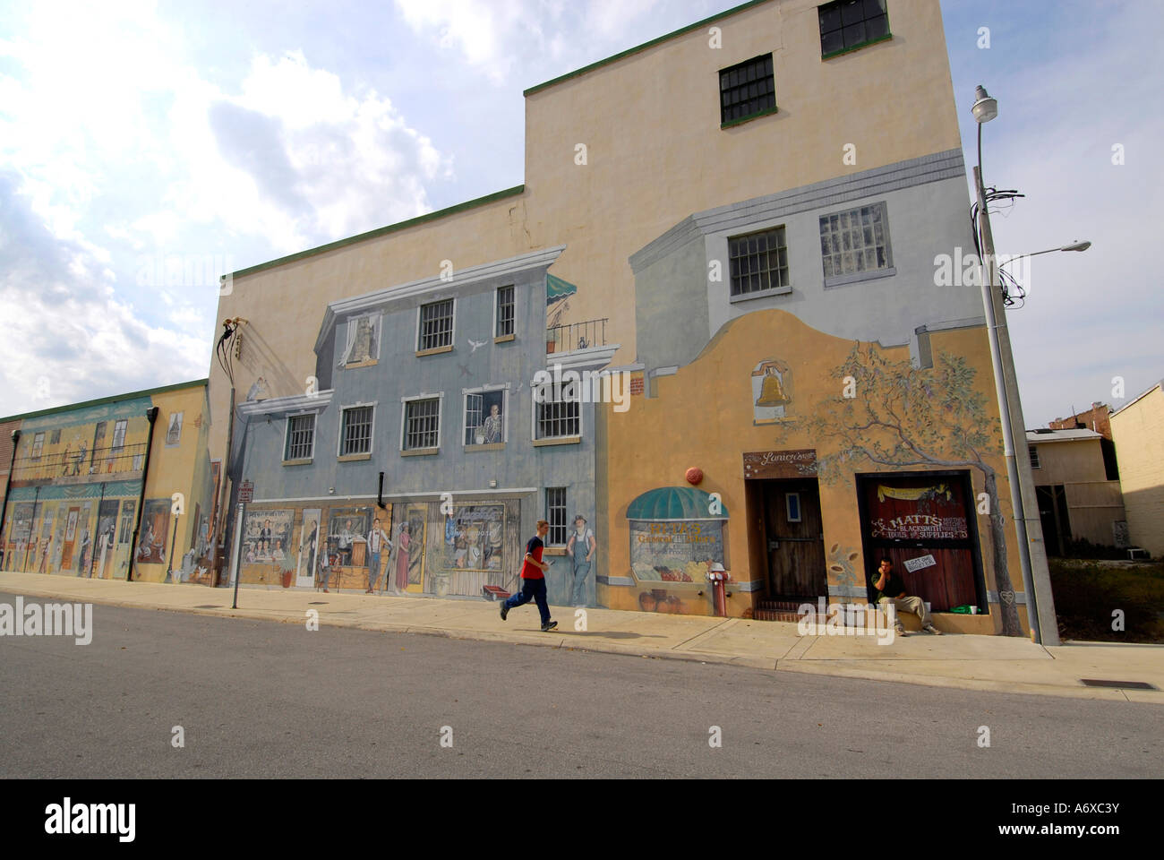 Murals On Buildings High Resolution Stock Photography and Images - Alamy