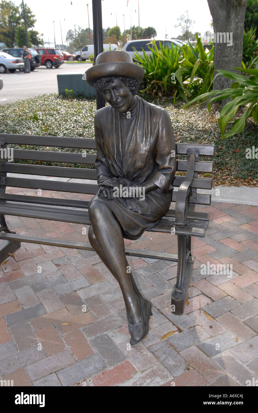 Statue Woman Sitting On Bench Stock Photos & Statue Woman Sitting On ...
