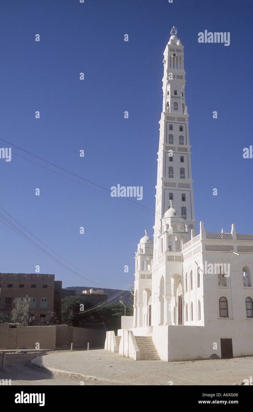 Yemen, Hadramaut, Tarim Al-Mudhar mosque, highest in Arabia Stock Photo ...
