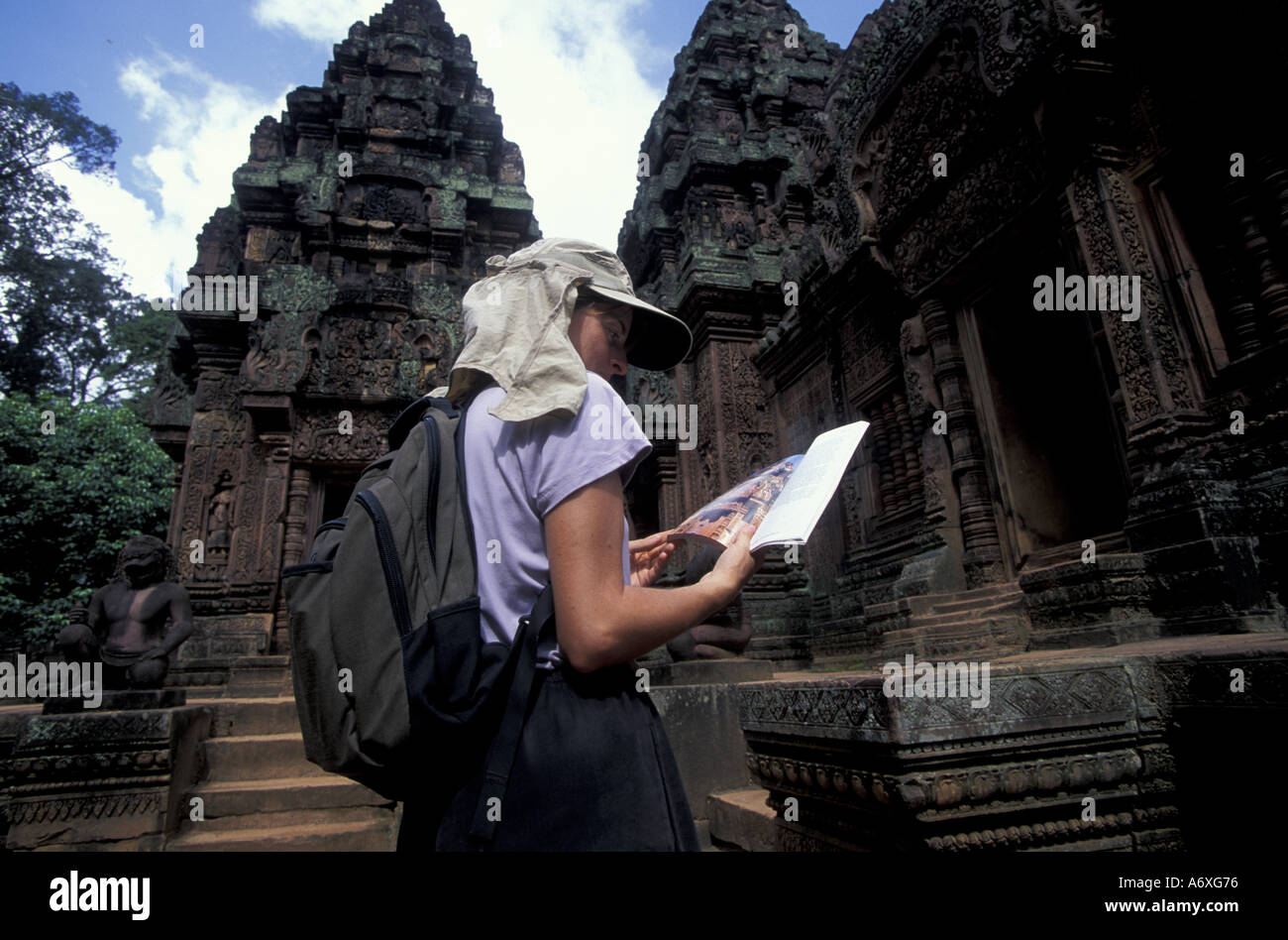 Asia, Cambodia, Ban Teay Srei Temple. Tourist (MR Stock Photo - Alamy