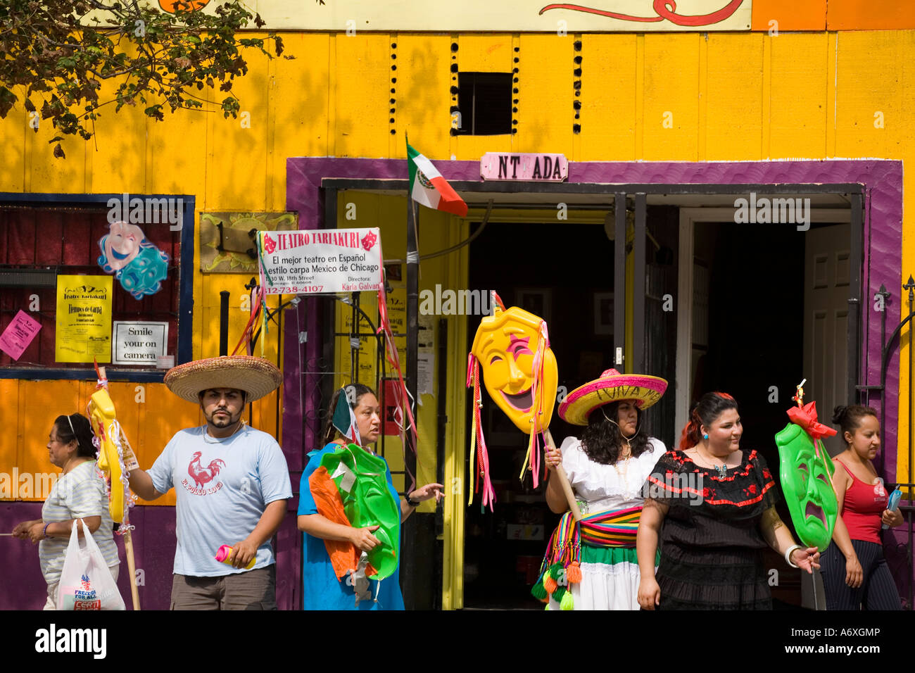 ILLINOIS Chicago People watch Mexican Independence Day Parade in Pilsen ...