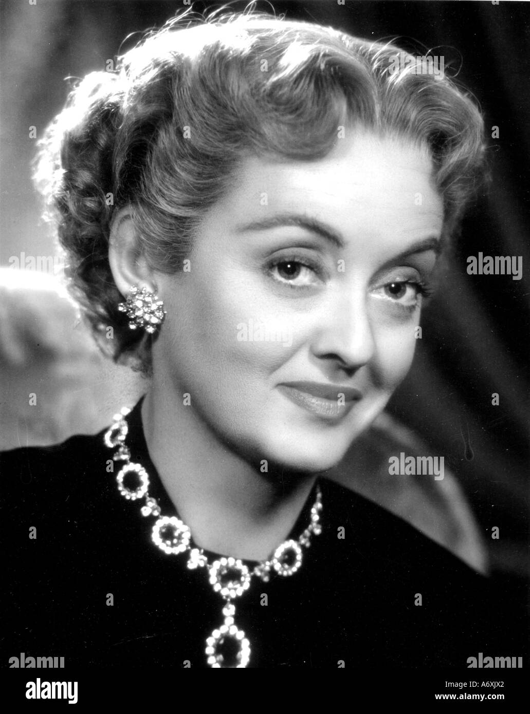 Bette davis actress hi-res stock photography and images - Alamy