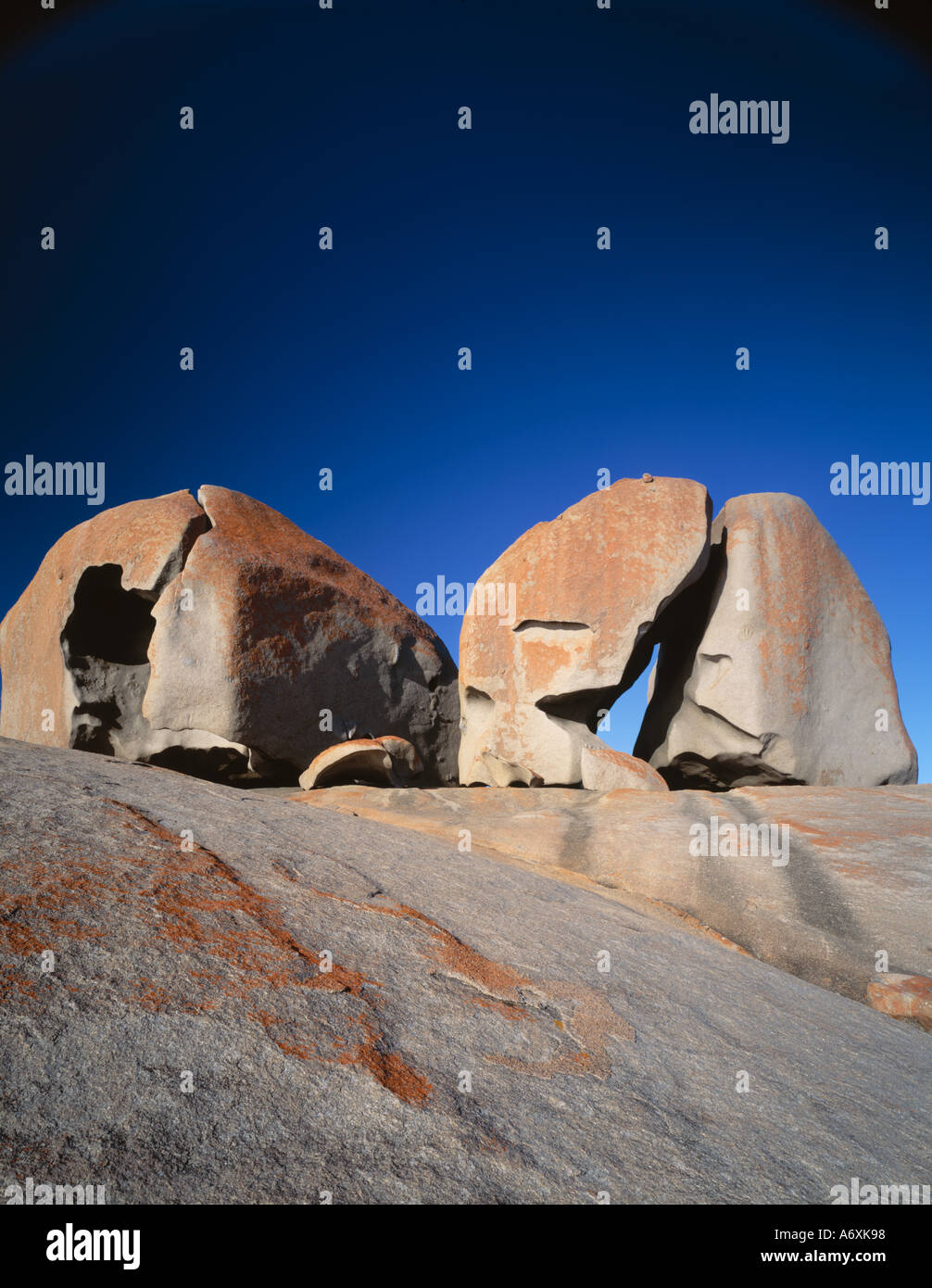 Split granite boulders hi-res stock photography and images - Alamy