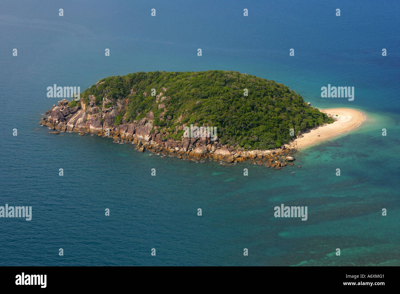 Queenslands tropical islands Stock Photo - Alamy