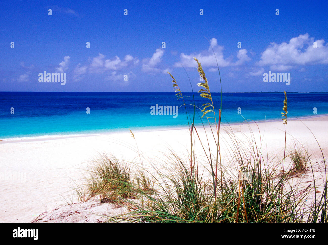 Eleuthera bahamas sky view hi-res stock photography and images - Alamy