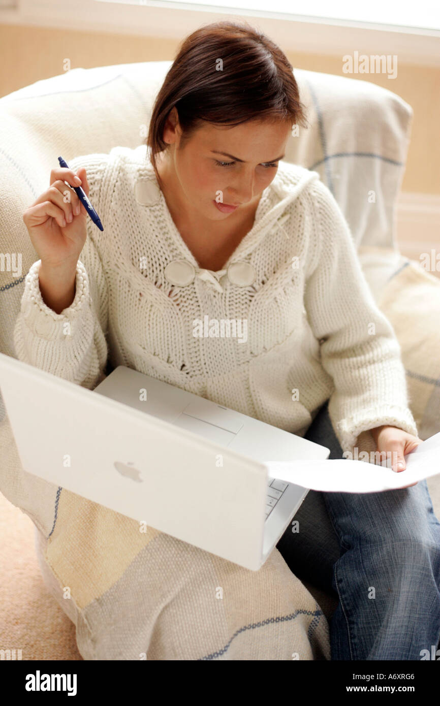 Woman looking stressed out working hi-res stock photography and images ...