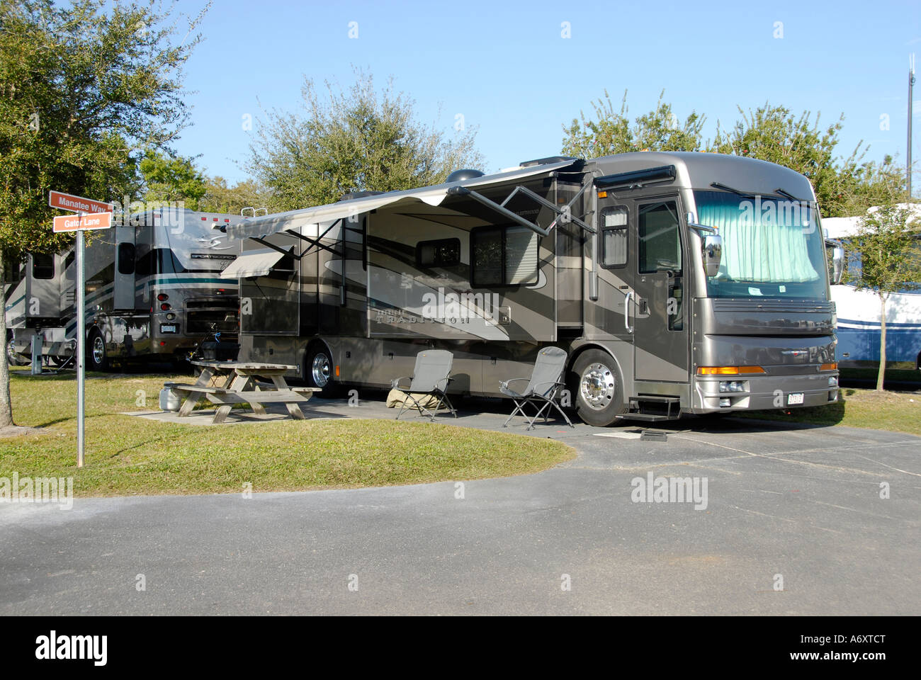 American large motorhome hi-res stock photography and images - Alamy