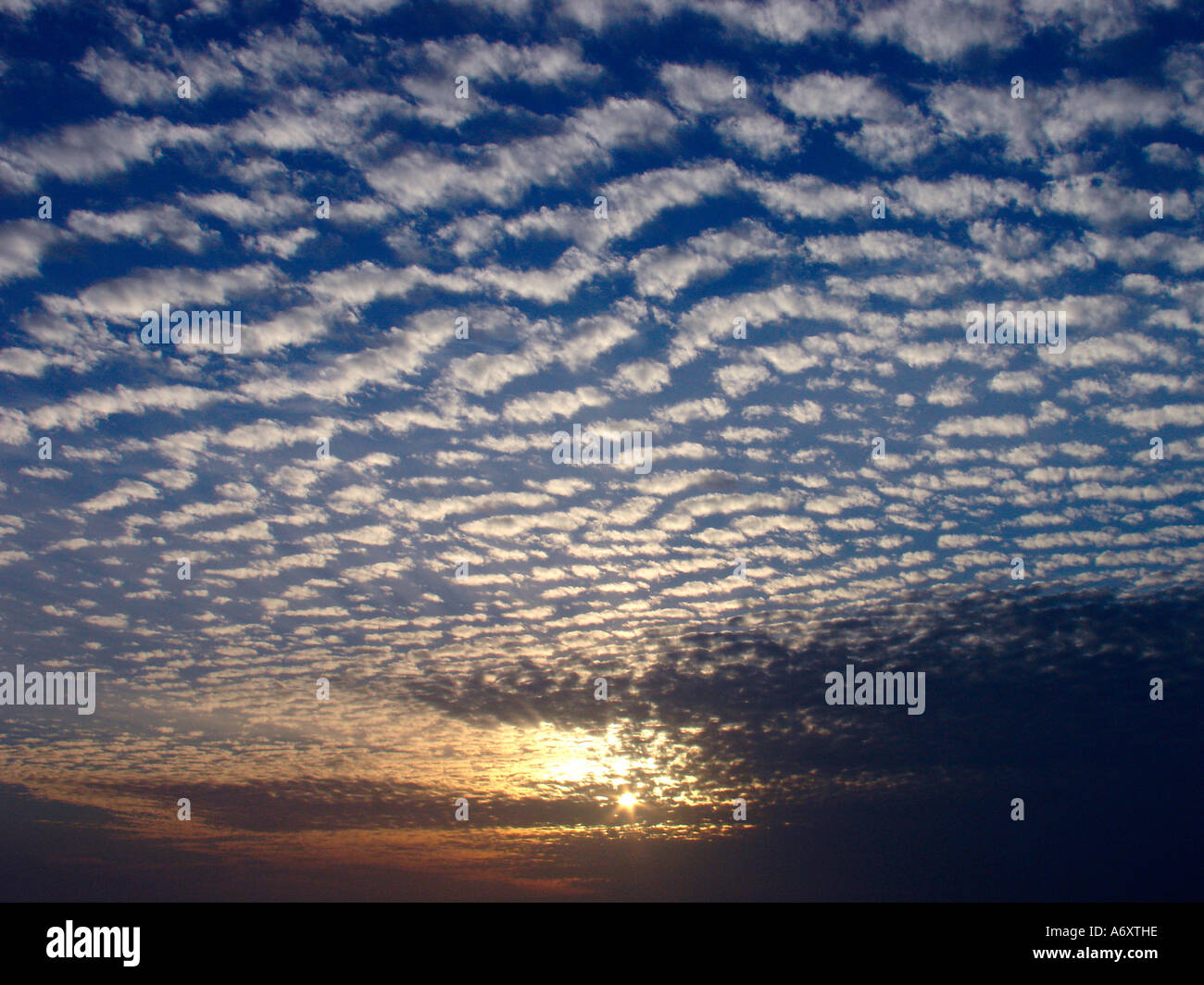 Mid level clouds hi-res stock photography and images - Alamy