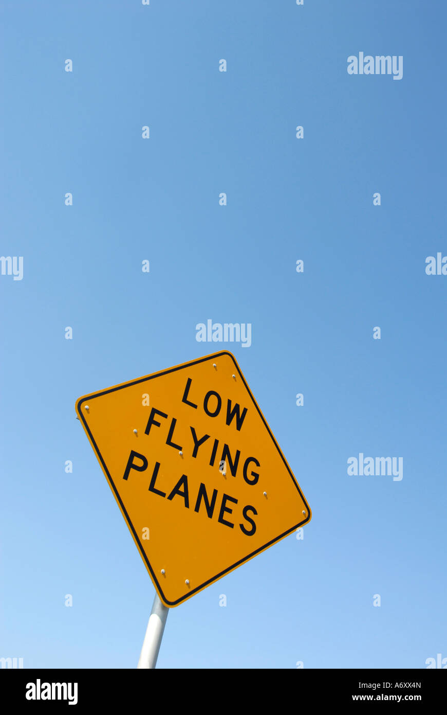 Flying plane hi-res stock photography and images - Alamy